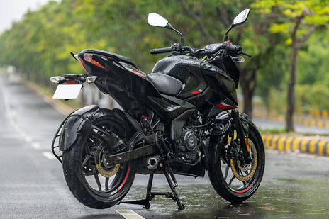 Bajaj Pulsar N160 On Road Price in Ahmedabad & 2022 Offers, Images