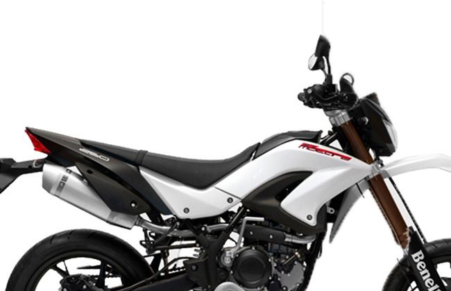 Benelli BX 250 Price, Specs, Images, Mileage and Colours