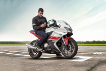 Benelli 302R Specifications, Features, Mileage, Weight, Tyre Size