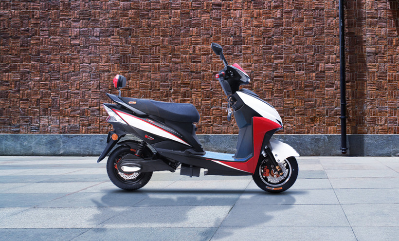 Crayon Zeez Images, Zeez Photos & 360 View