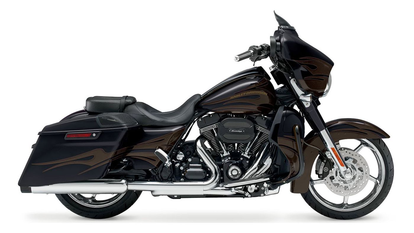 Harley Davidson Street Glide Price, Specs, Images, Mileage and Colours
