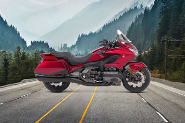 Honda Gold Wing vs Harley Davidson Street Glide Special - Bike ...