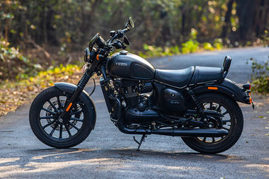Yezdi Roadster Price - Roadster Mileage, Images, Colours