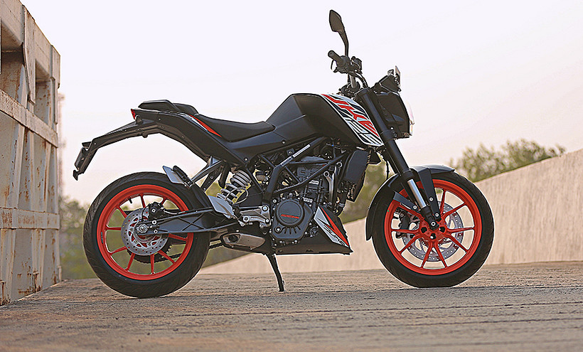 KTM 125 Duke Images, 125 Duke Photos & 360 View
