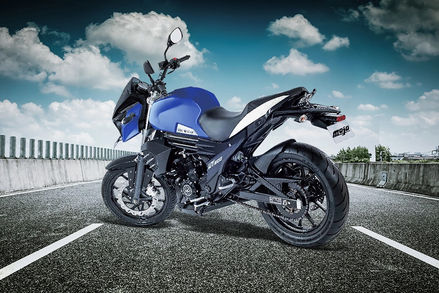 Mahindra MOJO XT 300 Price, Specs, Mileage, Reviews, Images