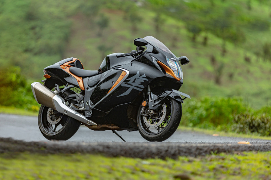 Suzuki Hayabusa Images, Hayabusa Photos & 360 View