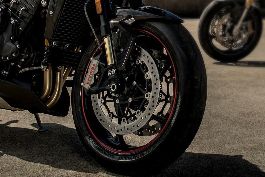Triumph Speed Triple 2018 Price in India, Images & Specs - Launch in ...