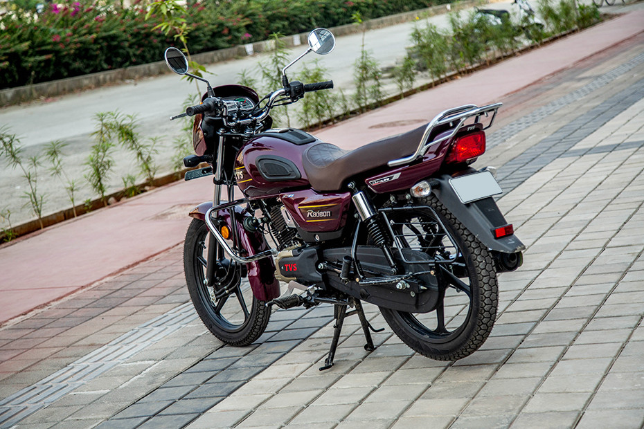 Hero Splendor Plus Xtec vs TVS Radeon: Image Comparison | BikeDekho