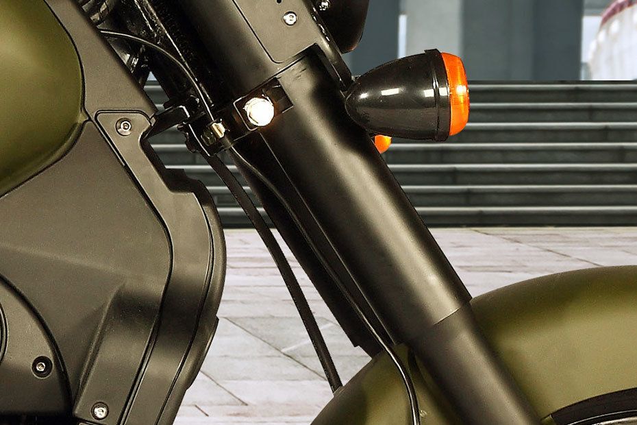 UM Renegade Commando Price, EMI, Specs, Images, Mileage and Colours