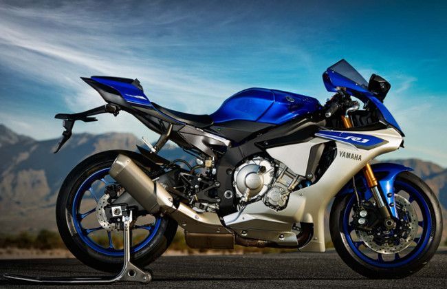 Rossi and Lorenzo revealed the 2015 Yamaha R1 in Italy; Image Gallery ...