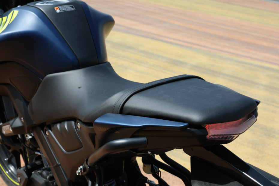 Yamaha MT-15: Track Ride Review | BikeDekho