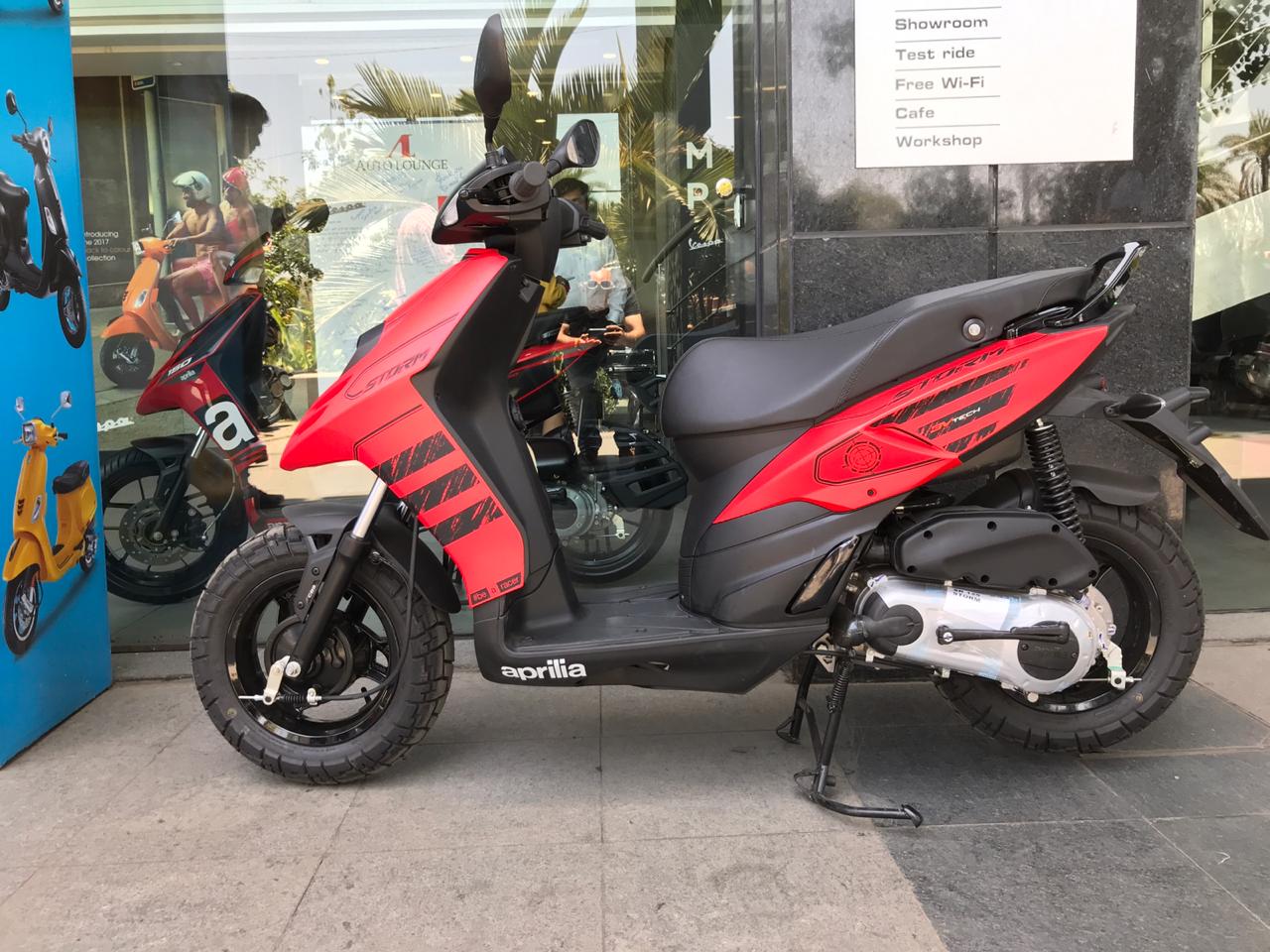 New Aprilia Storm 125: Image Gallery | BikeDekho