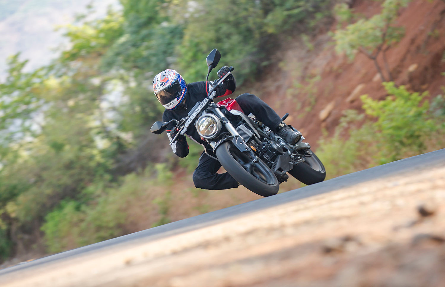 Honda CB300R: Road Test Review | BikeDekho