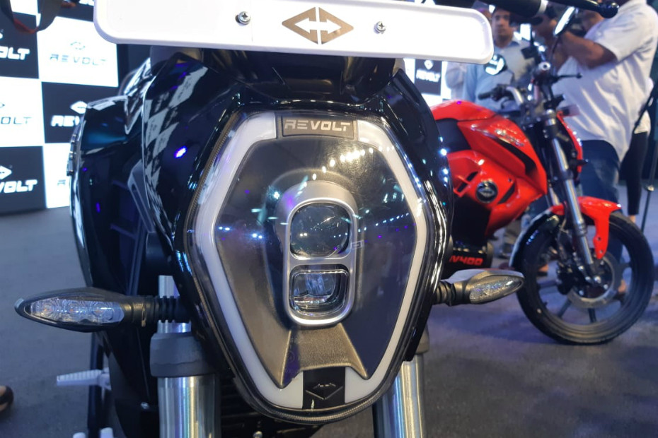 Revolt RV 400 vs Ather 450: Features And Differences Explained | BikeDekho