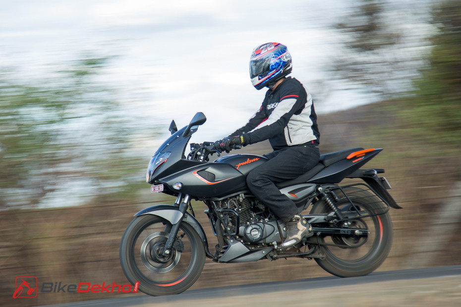 Bajaj Pulsar 180F Review: Photo Gallery | BikeDekho