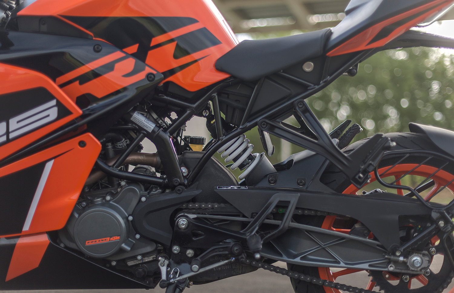 KTM RC 125 Review Image Gallery | BikeDekho