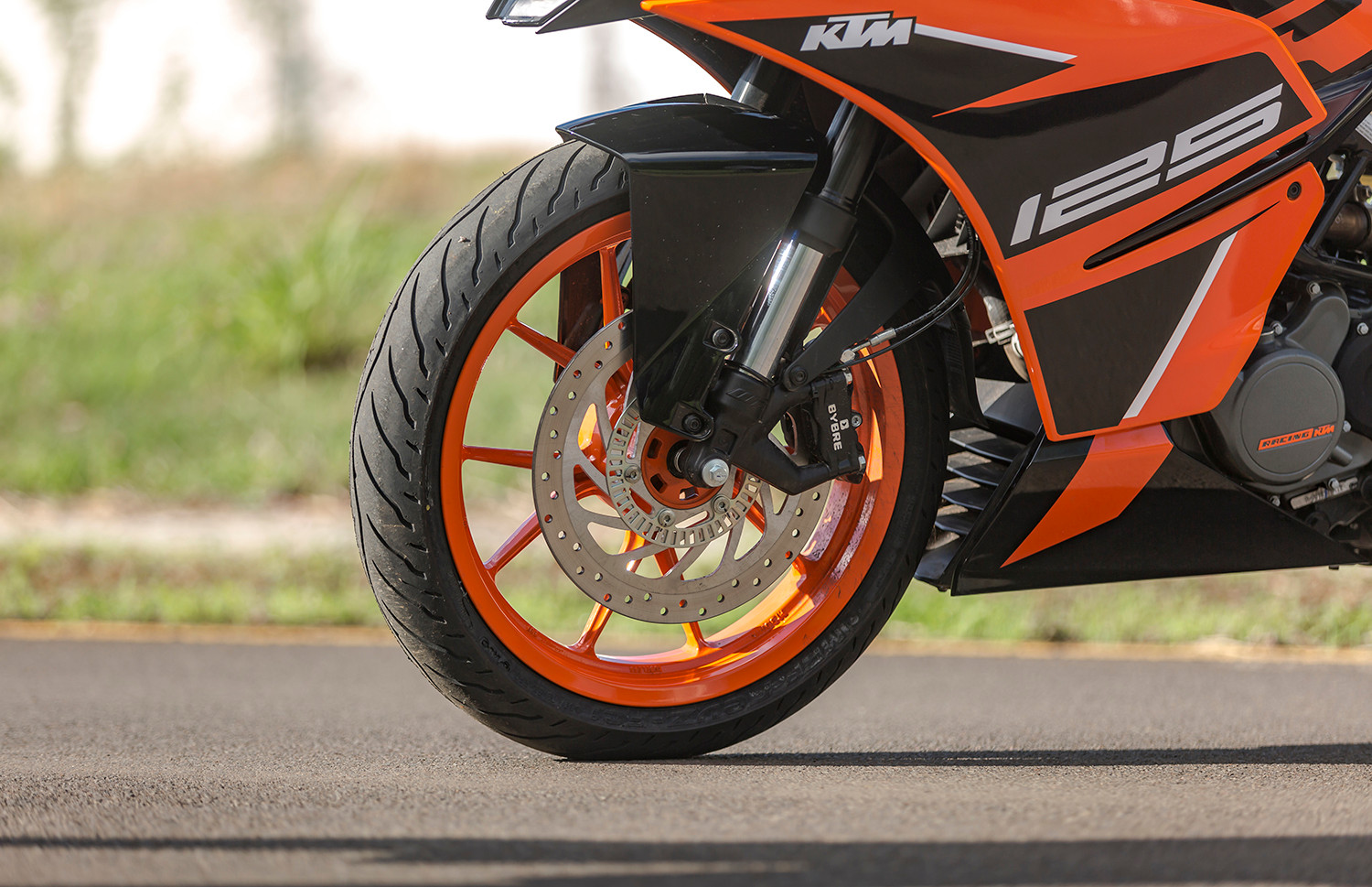 KTM RC 125 Review Image Gallery | BikeDekho