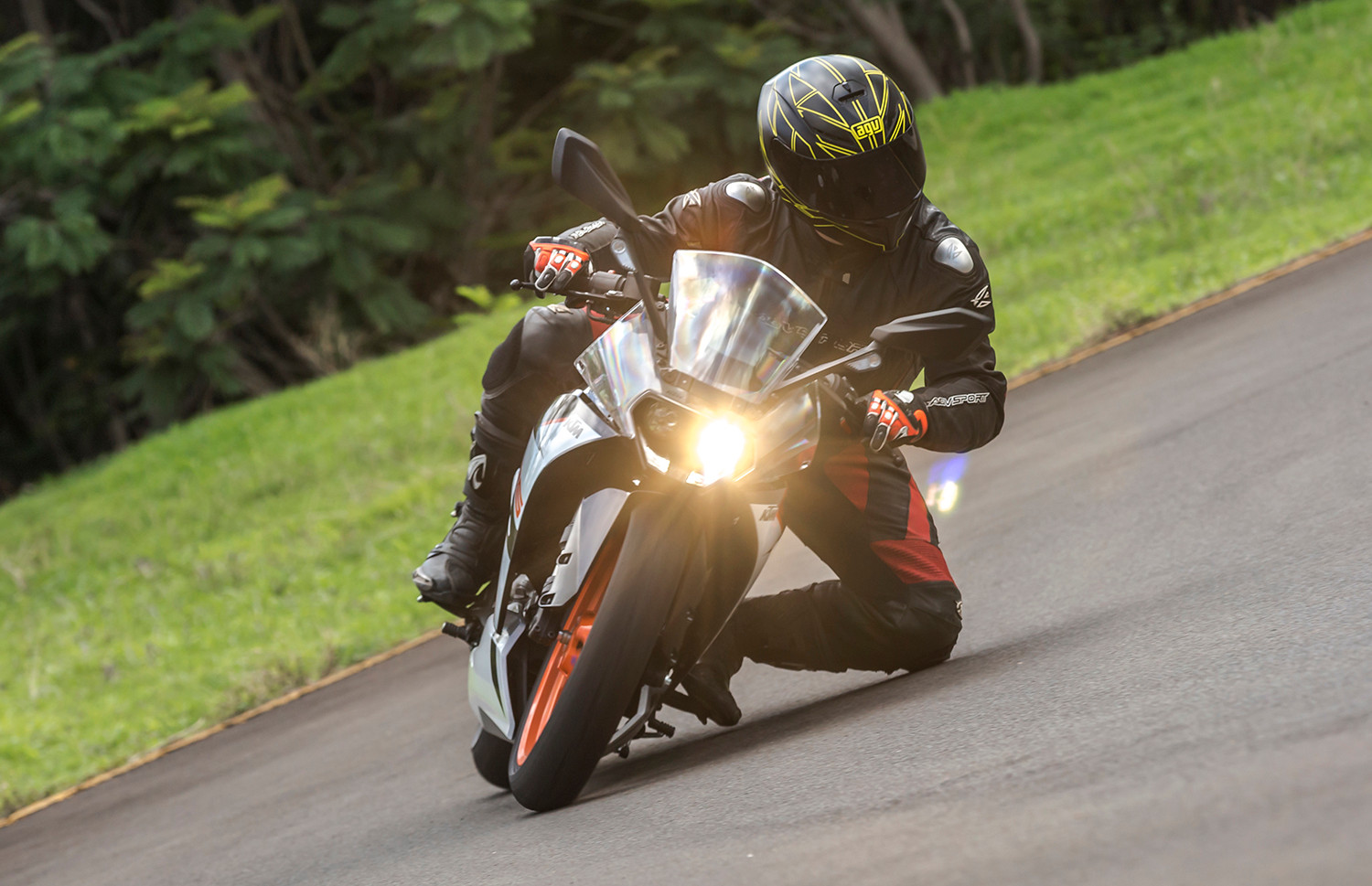 KTM RC 125 Review Image Gallery | BikeDekho