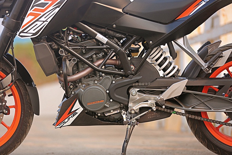 KTM 125 Duke Review: Picture Gallery | BikeDekho