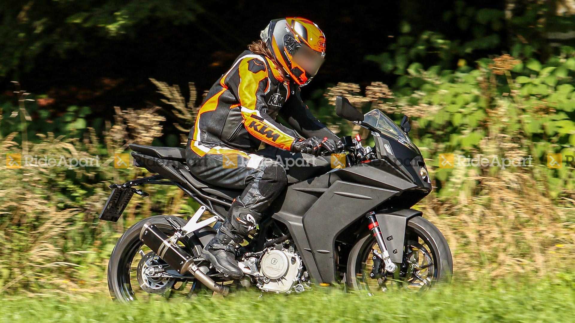 New BS6-compliant KTM RC 390 Spotted Testing | BikeDekho