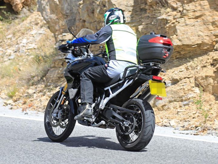 Tiger 900 Teased Online: Unveil On December 3 | BikeDekho