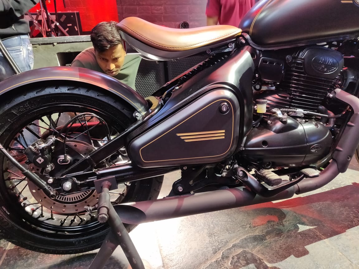 Here’s The Staggeringly Beautiful Jawa Perak In Pictures | BikeDekho