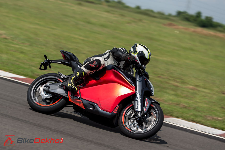 Ultraviolette F77: Review In Pictures | BikeDekho