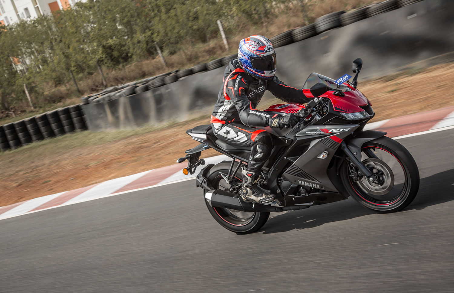 Yamaha YZF R15 V3 Vs MT 15 Real world Performance Comparison BikeDekho Yamaha YZF R15 V3 Vs MT 15 Real world Performance Comparison BikeDekho