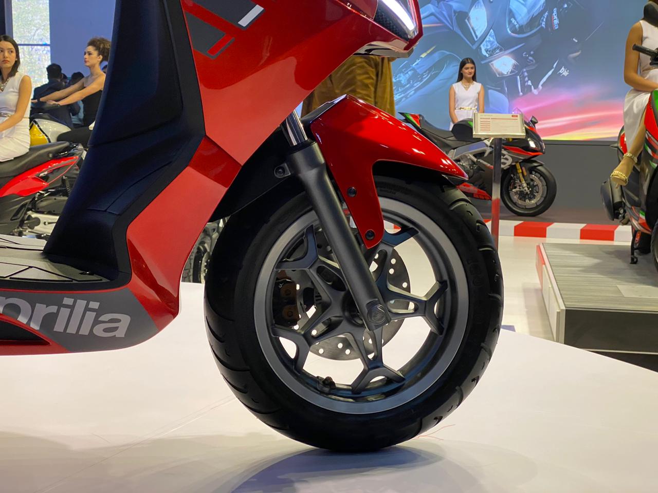Aprilia SXR 125 Maxi-scooter: What To Expect | BikeDekho