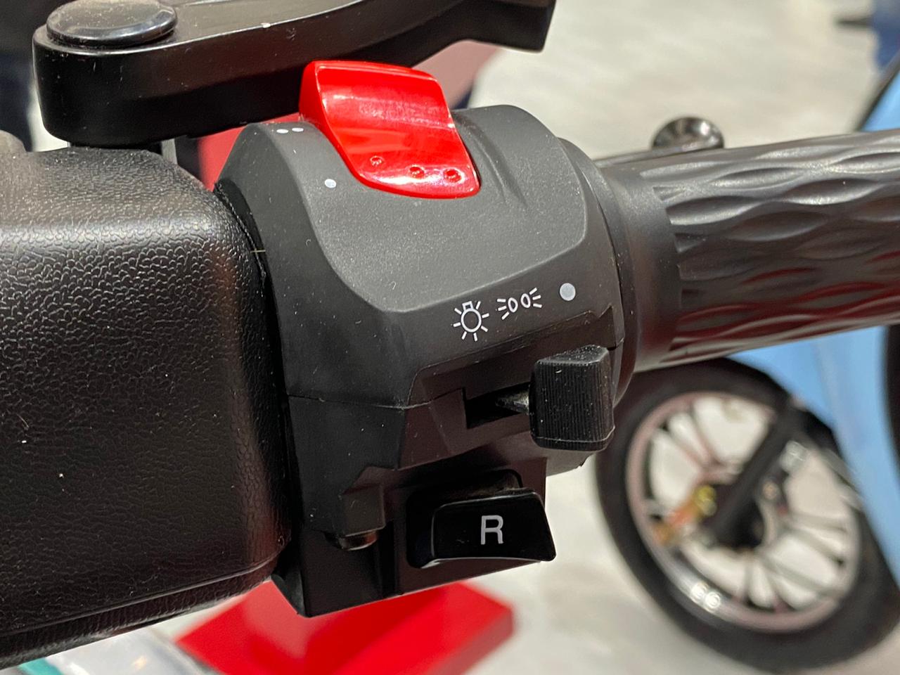 Hero AE-3 Electric Scooter: Image Gallery | BikeDekho