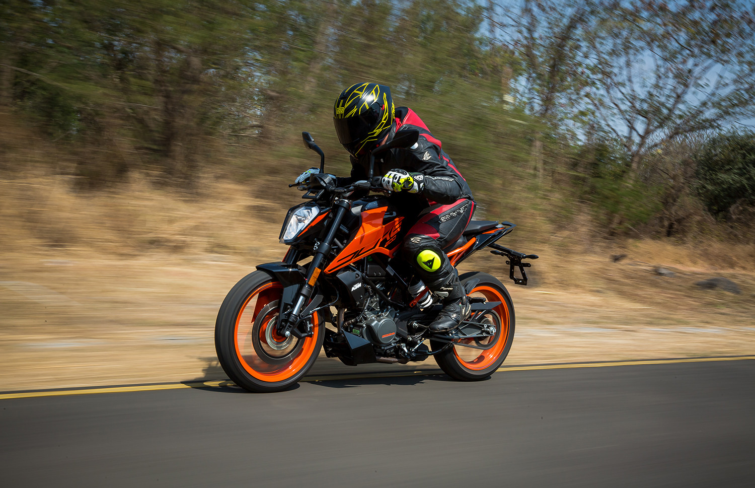 2020 KTM 200 Duke BS6: Pros, Cons, Should You Buy One? | BikeDekho