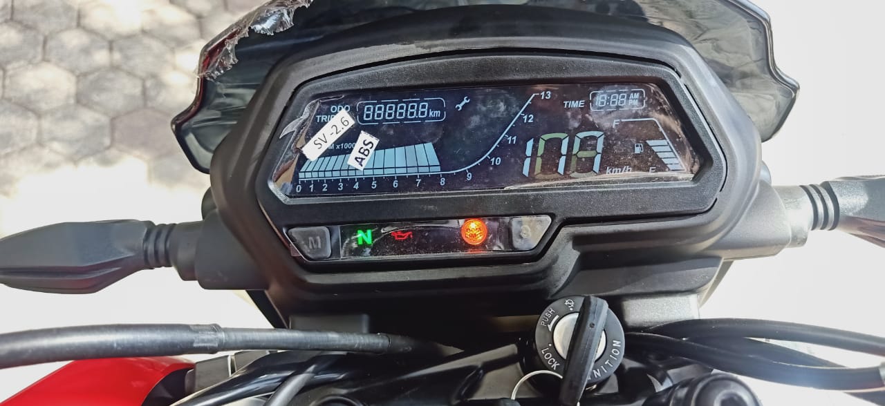 Dominar 250 vs Dominar 400: Picture Gallery | BikeDekho