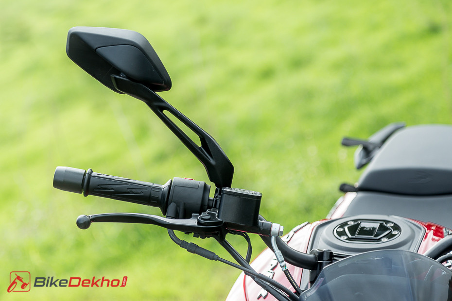 Bajaj Dominar 250 Price - Mileage, Colours, Images | BikeDekho