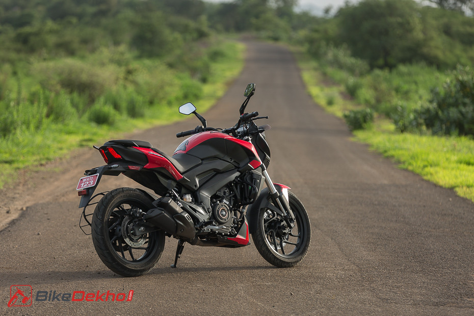 Bajaj Dominar 250 vs Royal Enfield Classic 350: Image Comparison ...