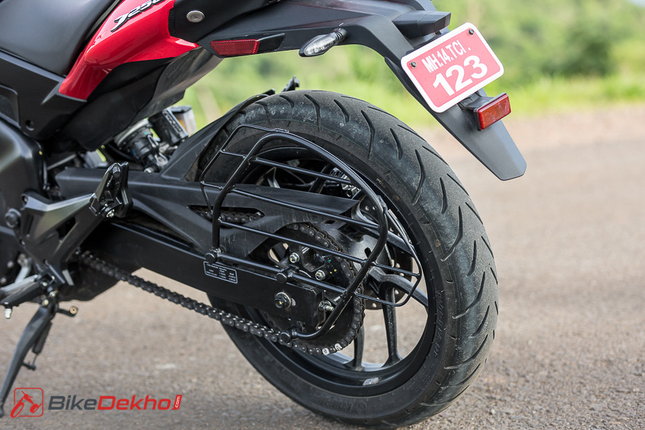 Bajaj Dominar 250 vs Royal Enfield Classic 350: Image Comparison ...