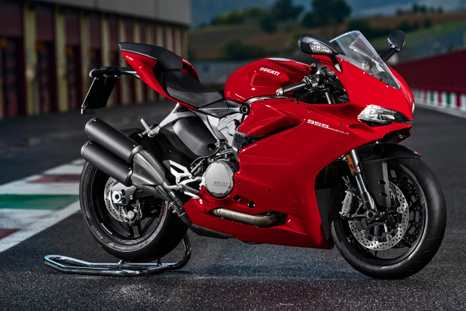 Ducati Panigale V2 vs 959 Panigale: Compared In Images | BikeDekho