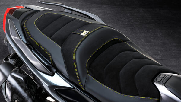 2021 Yamaha TMax 560 20th Anniversary Edition: Detailed Photo Gallery ...