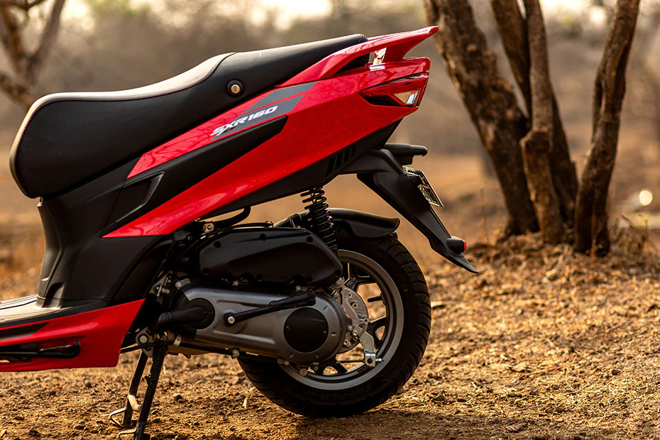 SYM Jet X 150 vs Aprilia SXR 160: Image Comparison | BikeDekho