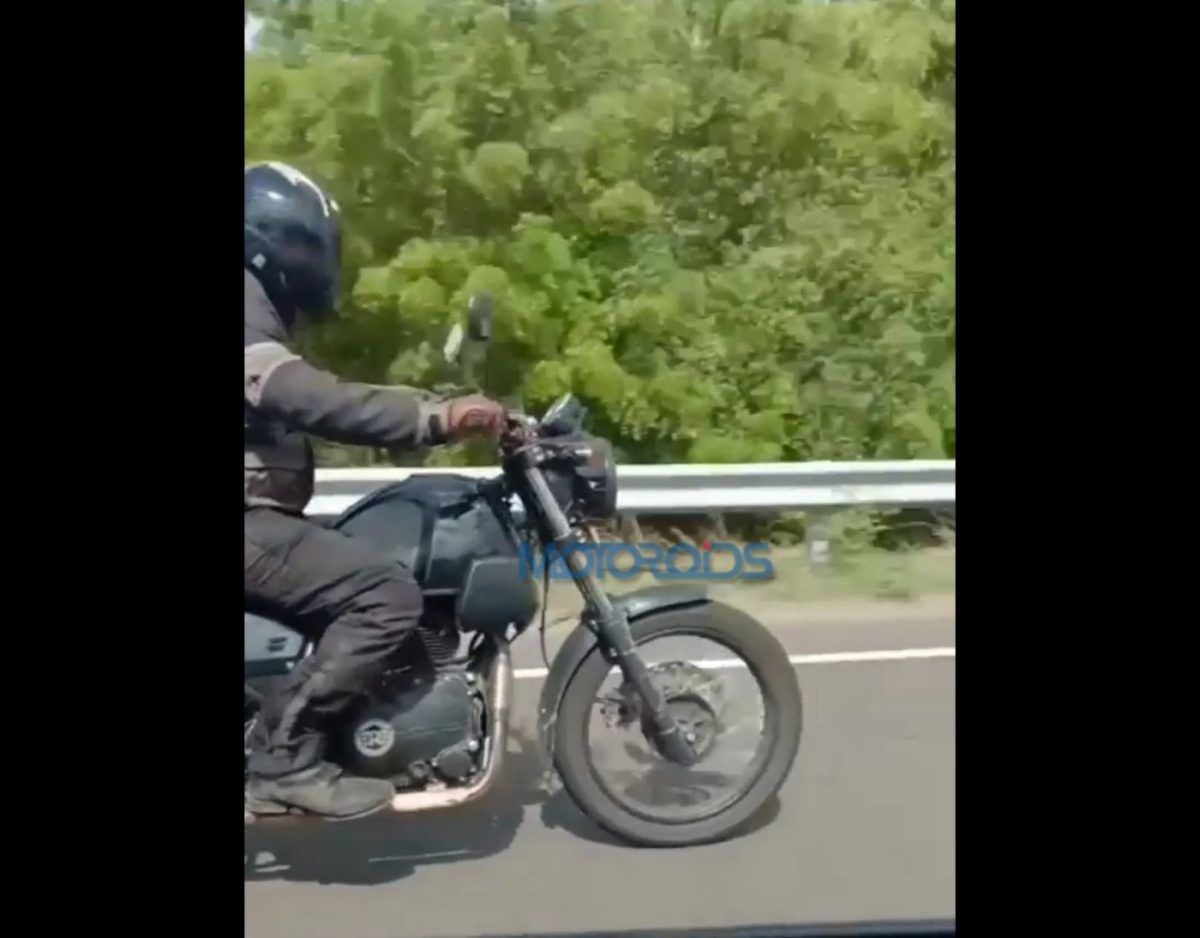 Royal Enfield Himalayan GT Spotted Testing | BikeDekho