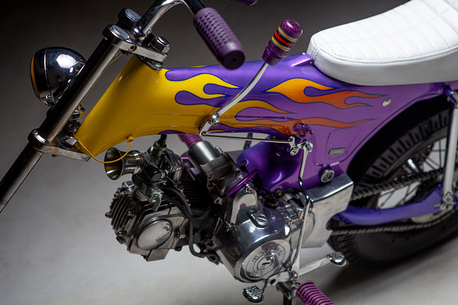 Honda Dax Modified Into An Outrageous Chopper | BikeDekho