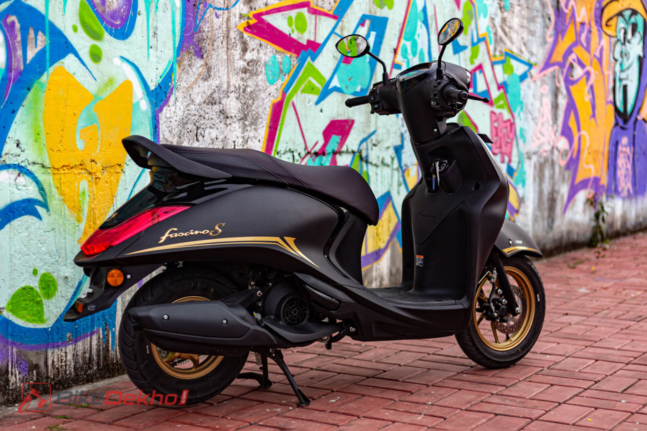 Yamaha Fascino 125 Fi Hybrid Review: Photo Gallery | BikeDekho