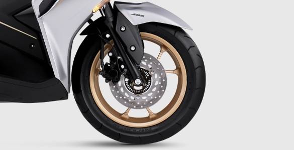 Yamaha Aerox 155: Image Gallery | BikeDekho