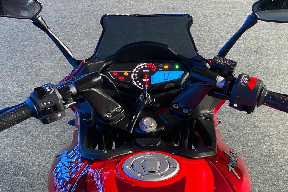 Bajaj Pulsar F250 & N250: Photo Gallery | BikeDekho