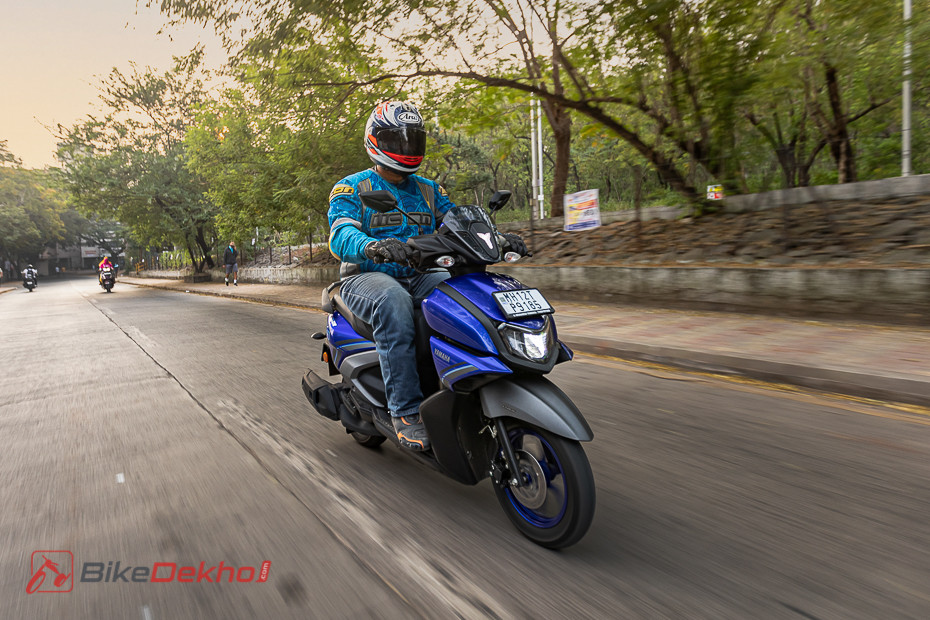 Yamaha RayZR Fi Hybrid Review: Photo Gallery | BikeDekho