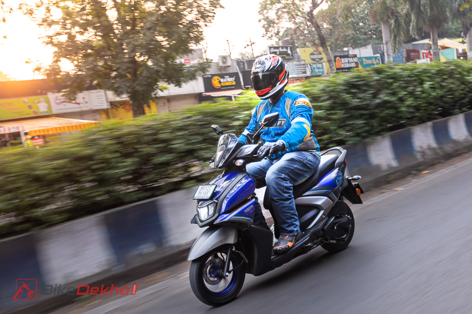 Yamaha RayZR Fi Hybrid Review: Photo Gallery | BikeDekho