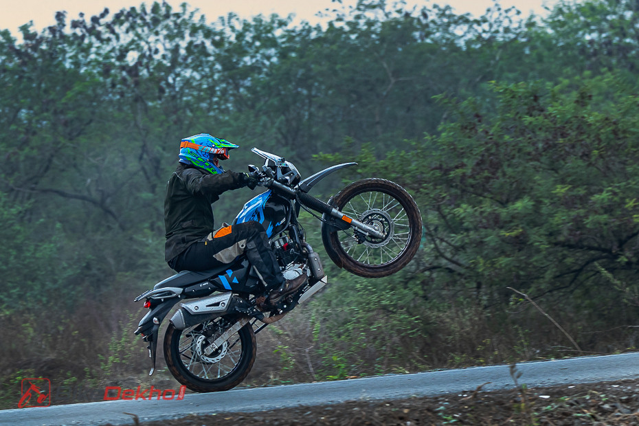 Hero XPulse Rally 200 vs Stock XPulse 200 4V: Photo Comparison | BikeDekho