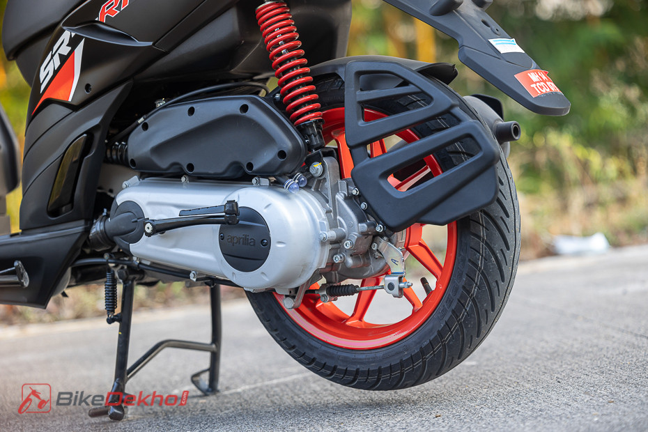 Aprilia SR160 Road Test Review: Photo Gallery | BikeDekho