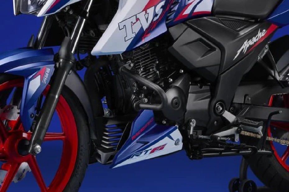 TVS Apache RTR 165 RP vs RTR 160 4V: Photo Comparison | BikeDekho