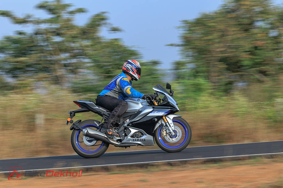 KTM RC200 vs Yamaha R15 V4 | BikeDekho KTM RC200 vs Yamaha R15 V4 | BikeDekho