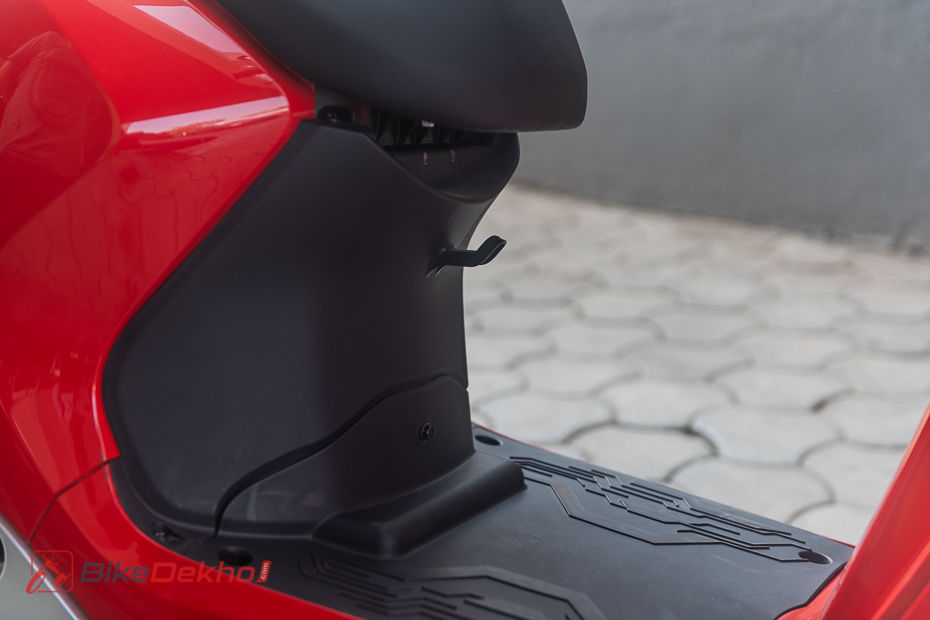 Bounce Infinity E1 Road Test Review: Photo Gallery | BikeDekho